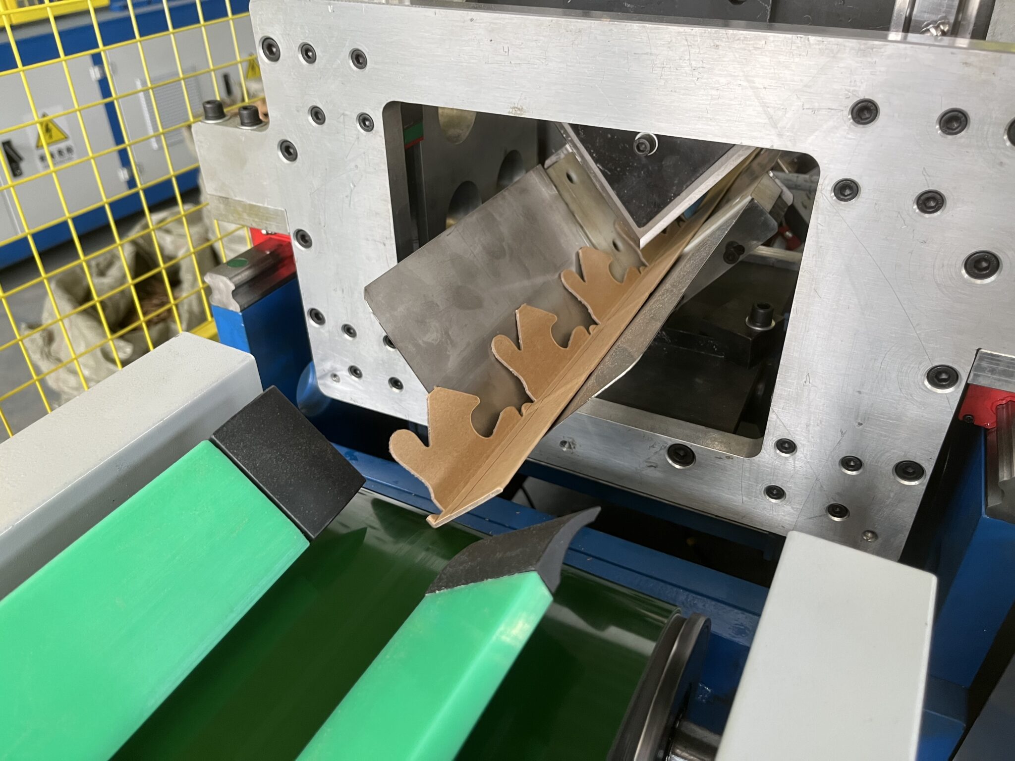 Angle Protecting Machine - panshimachine