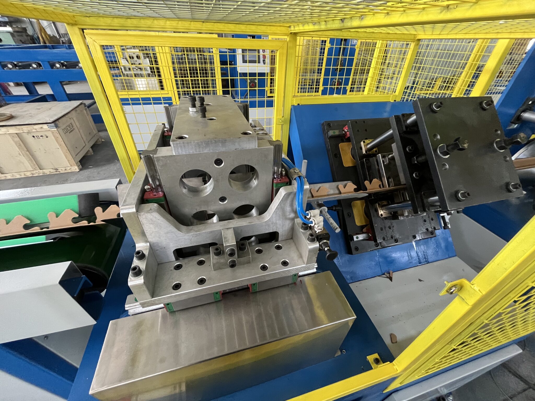 Angle Protecting Machine - panshimachine